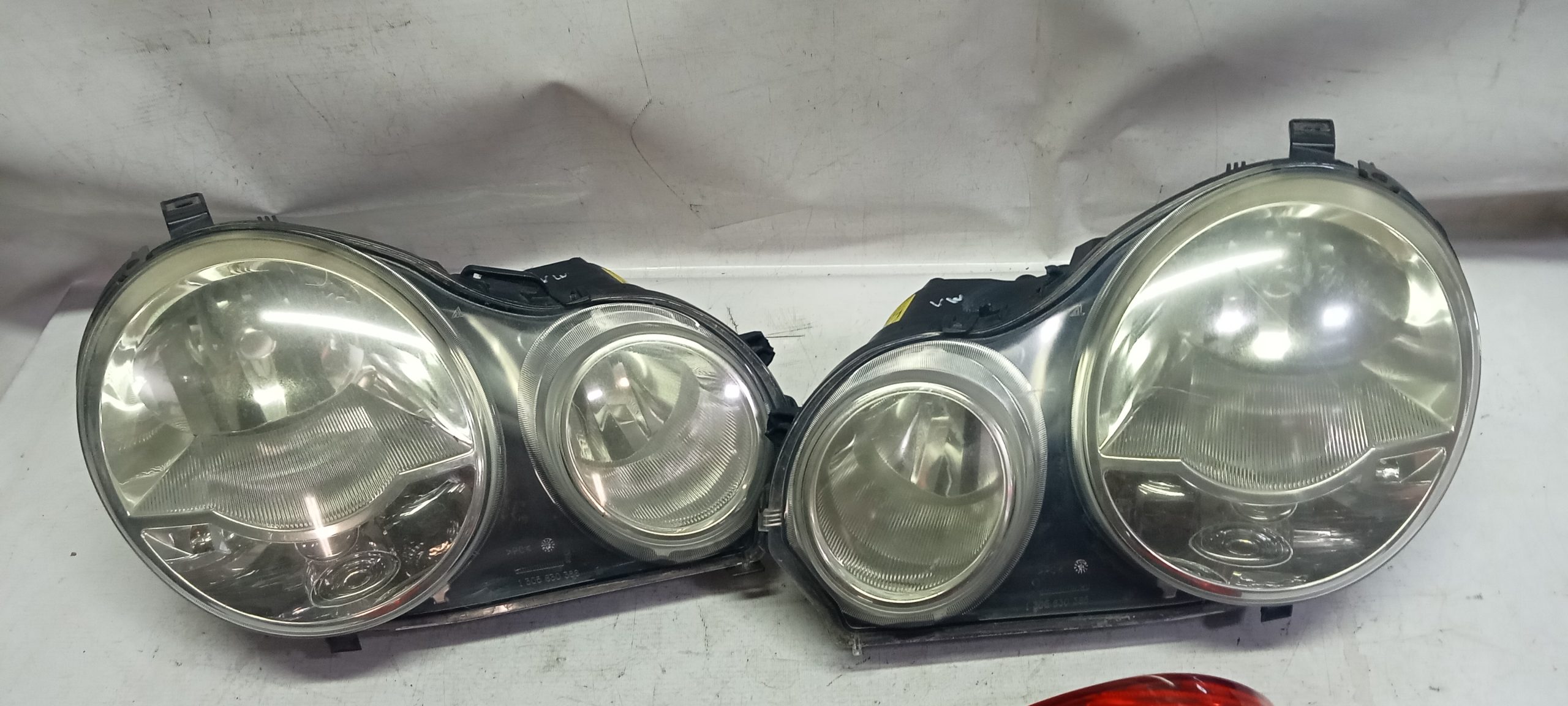 Farol VW Polo 9N – AS Brito – Viaturas e Pneus Multimarca